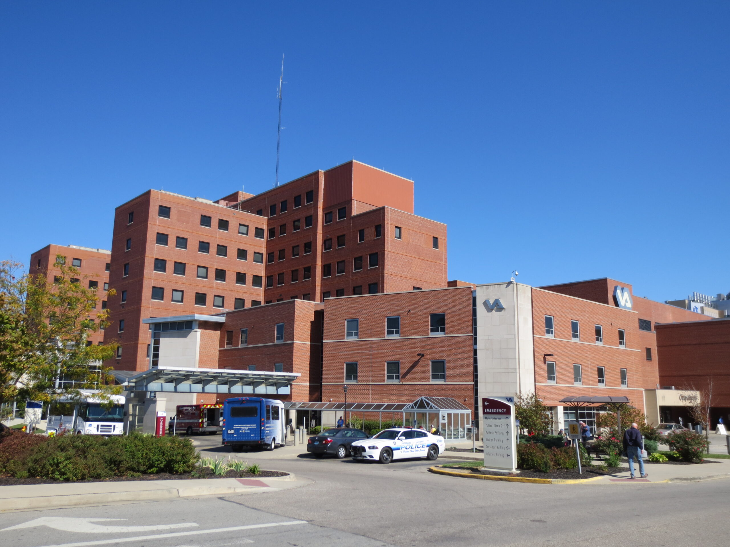 Cincinnati VA Medical Center EV Charging Stations - HEAPY